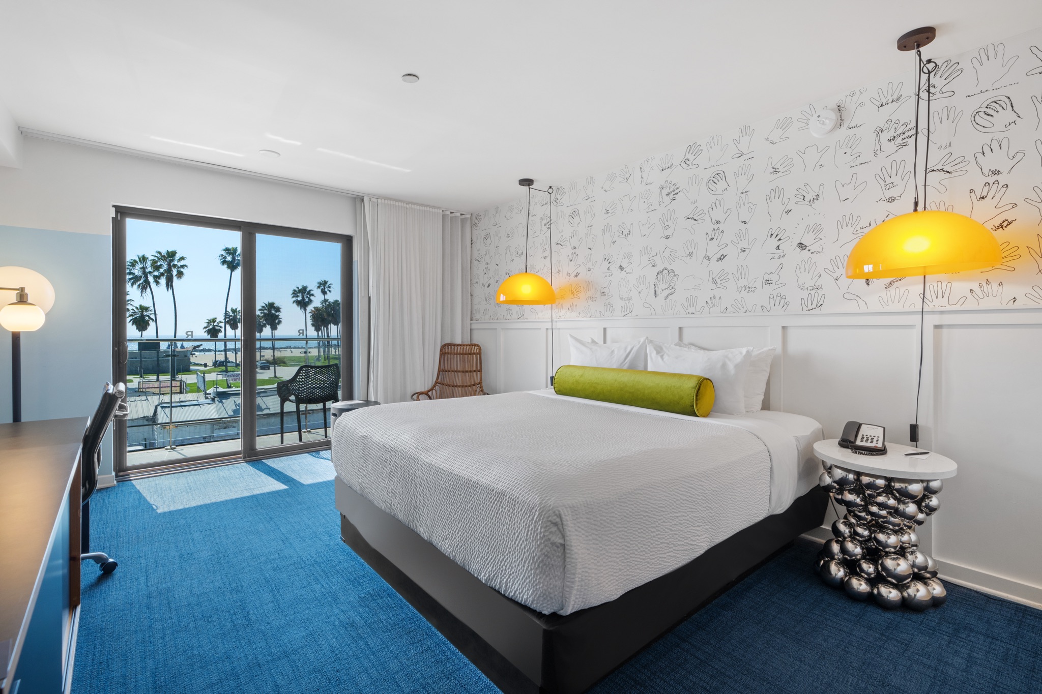 Partial Ocean View King Room | Hotel Erwin Venice Beach